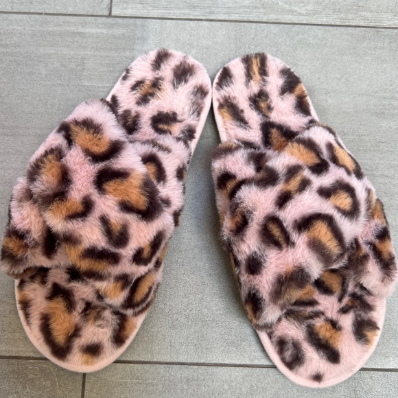 Shoes | Nwot Fun Leopard Print Slides W Dusty Pink Shade Fuzzy Soft Too ...